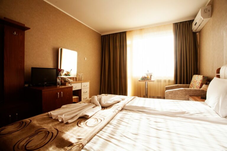 Начало - Aura Hotel